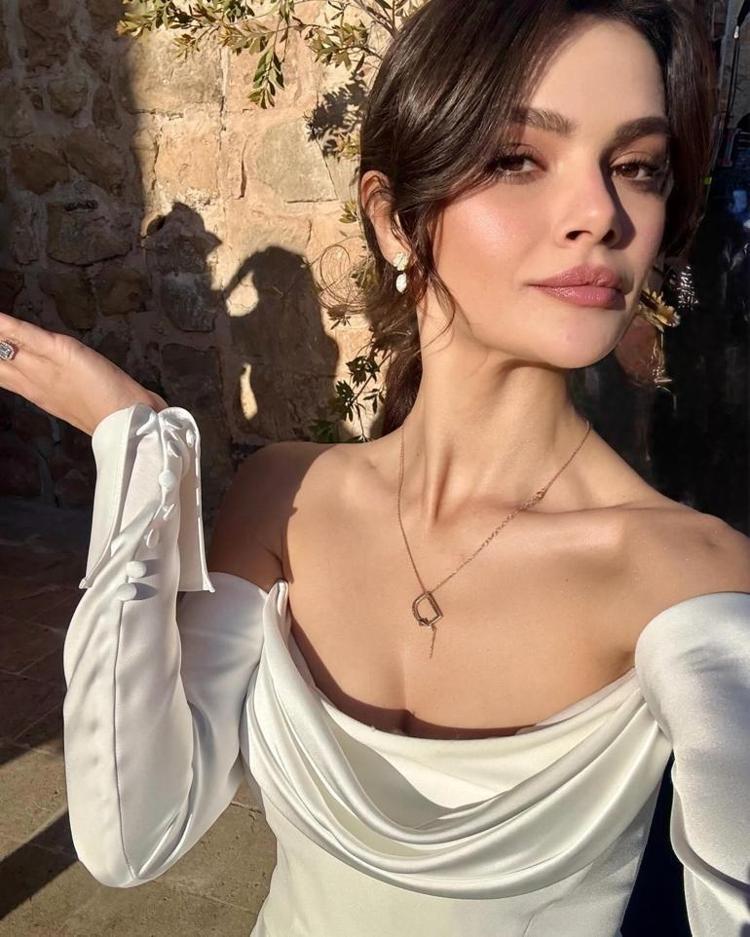 Uzak Şehir'in Alya'sı Sinem Ünsal paylaştı! 'Çikolatam' - Son Dakika ...