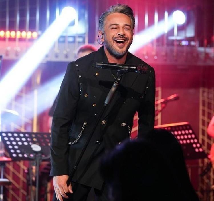 Emre Altuğ'dan cesur klip! Sosyal medya bu görüntüleri konuşuyor - Magazin Haberleri