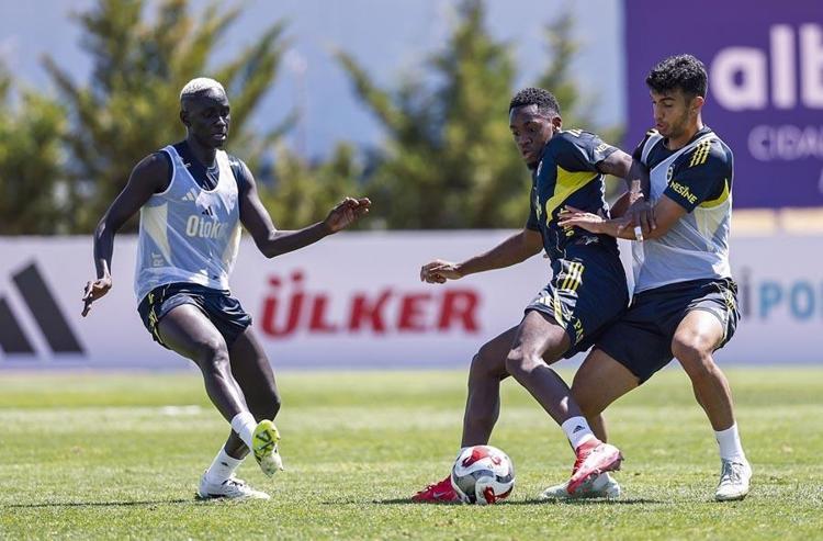 Mourinho meydan okudu Jhon Duran fırtına gibi esti! Kanarya'da Hakan ...
