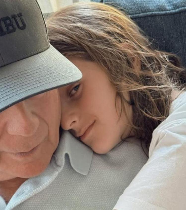 Bruce Willis'in eşi Emma Heming Willis tartışmalı karara açıklık ...