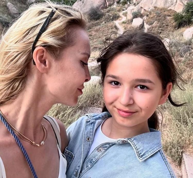 Minik Elif Ada büyüdü! İbrahim Tatlıses'in kızı okula başladı - Son Dakika Magazin Haberleri ...