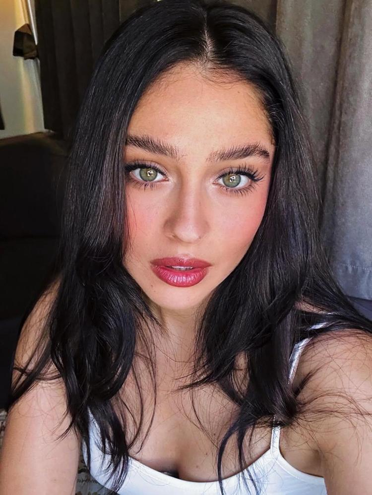 Cemre Baysel yeni imajıyla beğeni yağmuruna tutuldu! - Son Dakika Magazin Haberleri - Sayfa 3