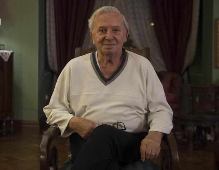 'Huysuz Virjin' olarak bilinen Seyfi Dursunoğlu'nun vasiyeti sonunda ...