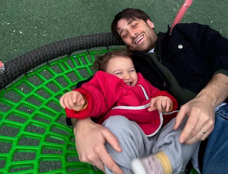 Bora Akkaş'ın kızı 4 gündür yoğun bakımda! Beklenen haber geldi - Son ...