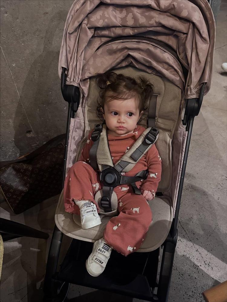 Zeynep Sever Demirel'den peş peşe Yasmin bebek paylaşımı! - Son Dakika ...