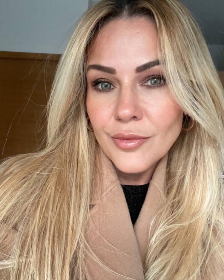 Emine Ün kızıyla fotoğrafını paylaştı! Görenler abla kardeş sandı - Son ...