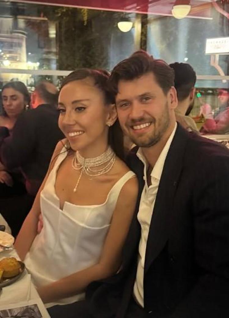 Serhan Onat Survivor’a gün sayarken nişanlandı! İşte mutlu gününden ...