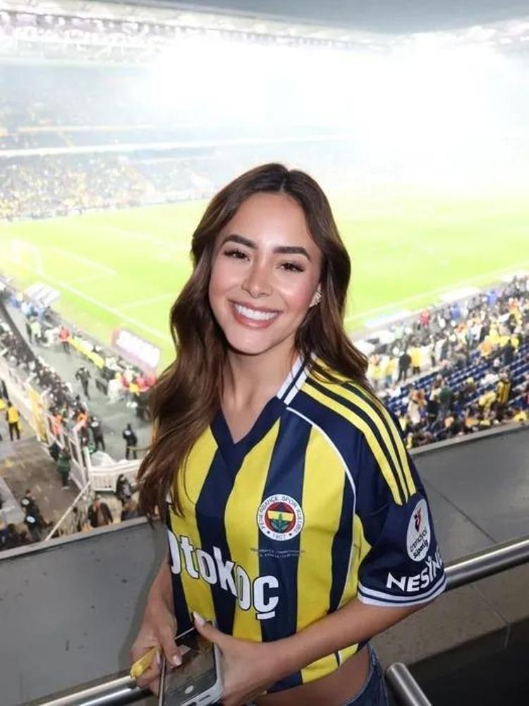 Fenerbahçe’nin eski yıldızının kızı Milene Müller, Ege Öztürk ile ...