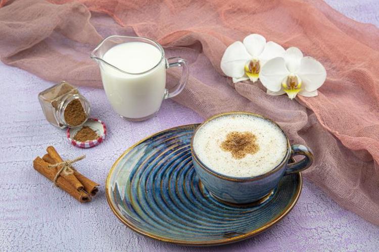 Karlı günlerde iç ısıtan salep tarifi! Bir daha hazır almayacaksınız ...