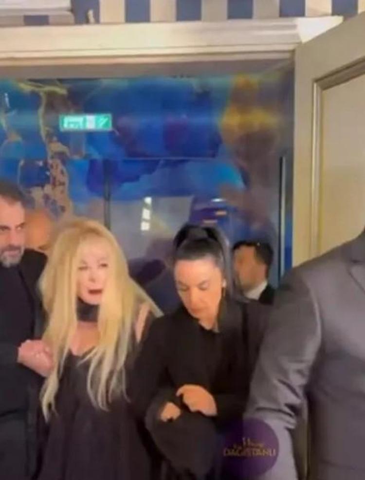 Zerrin Özer'in son hali üzdü!'Artık tek başıma yürüyemiyorum' - Magazin ...