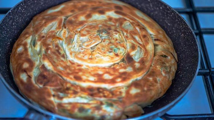 'Bunu hangi börekçiden aldın?' diyecekler! Kısa sürede tavada puf puf ...