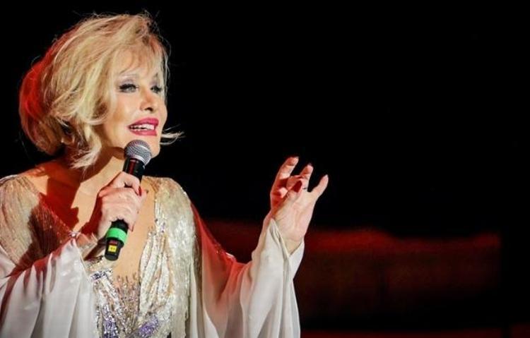 Konserlerini iptal eden Emel Sayın’dan üzen haber! - Son Dakika Magazin ...