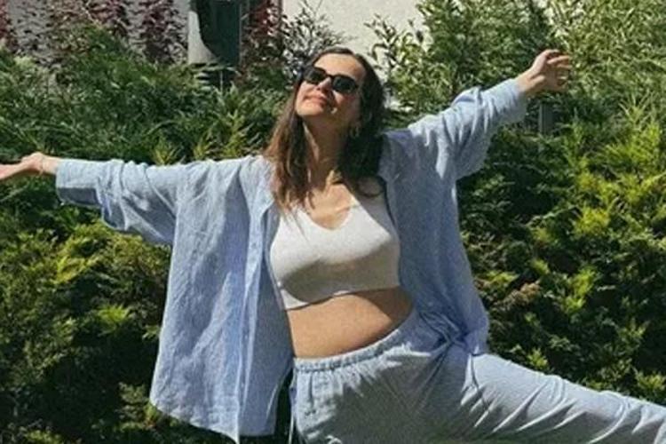 İrem Helvacıoğlu minik kızıyla ilk kez bir etkinliğe katıldı! - Magazin ...