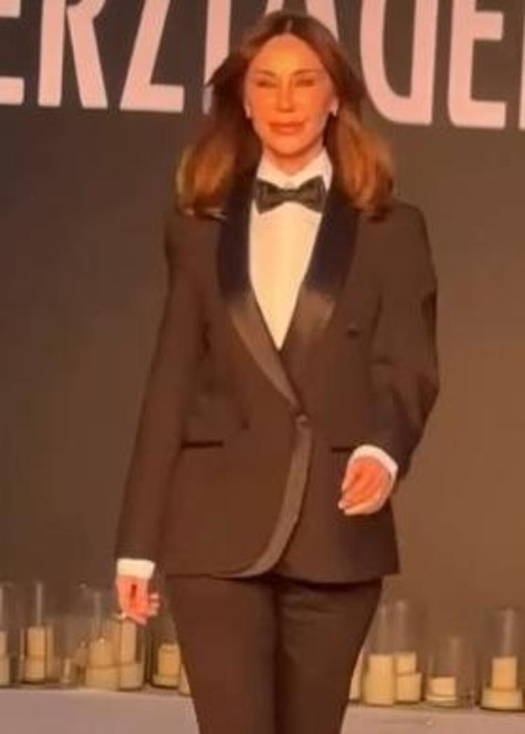 Demet Şener'den maskülen şıklık! 'Kıyafet bana güç hissettiriyor' - Son ...