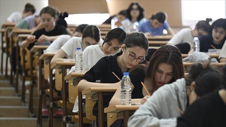 ÜNİVERSİTELERİN TABAN VE TAVAN PUANLARI TAM LİSTE 📌 Geçen yıl (2025 ...