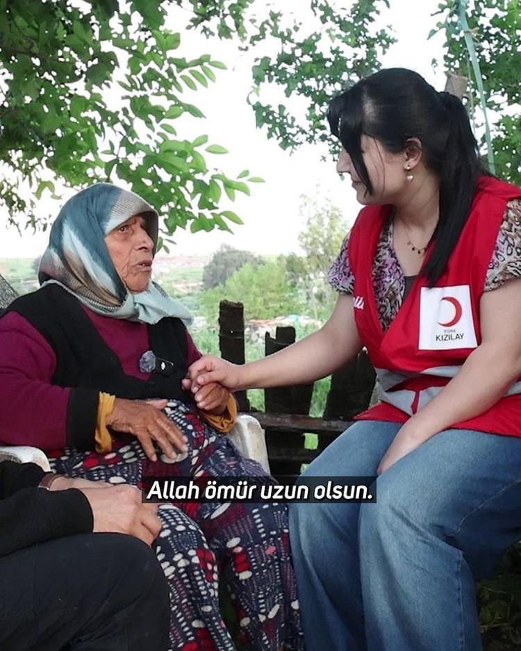 Adada kızıyla tek başına yaşıyor! Tek ulaşım kayıkla: 'Akşamları ...