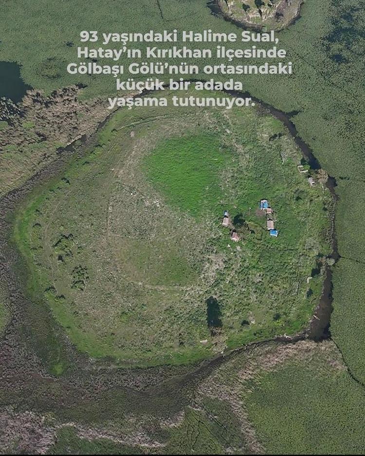 Adada kızıyla tek başına yaşıyor! Tek ulaşım kayıkla: 'Akşamları ...