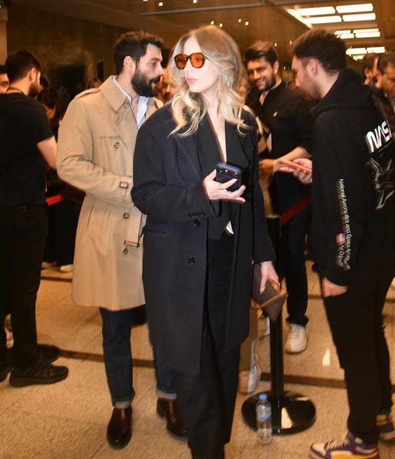 Aşkın fotoğrafı! Akın Akınözü ve sevgilisi Melis Uzunoğlu'ndan ilk kare ...